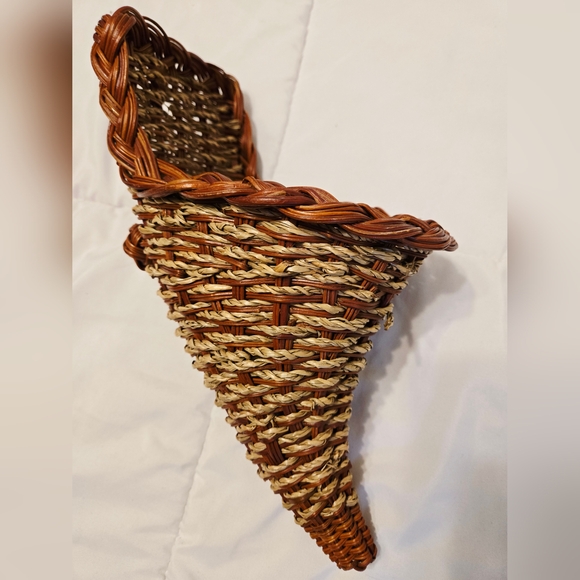 Accents | Vintage Wicker Cornucopia Basket Horn Of Plenty 13 Cute Decor ...